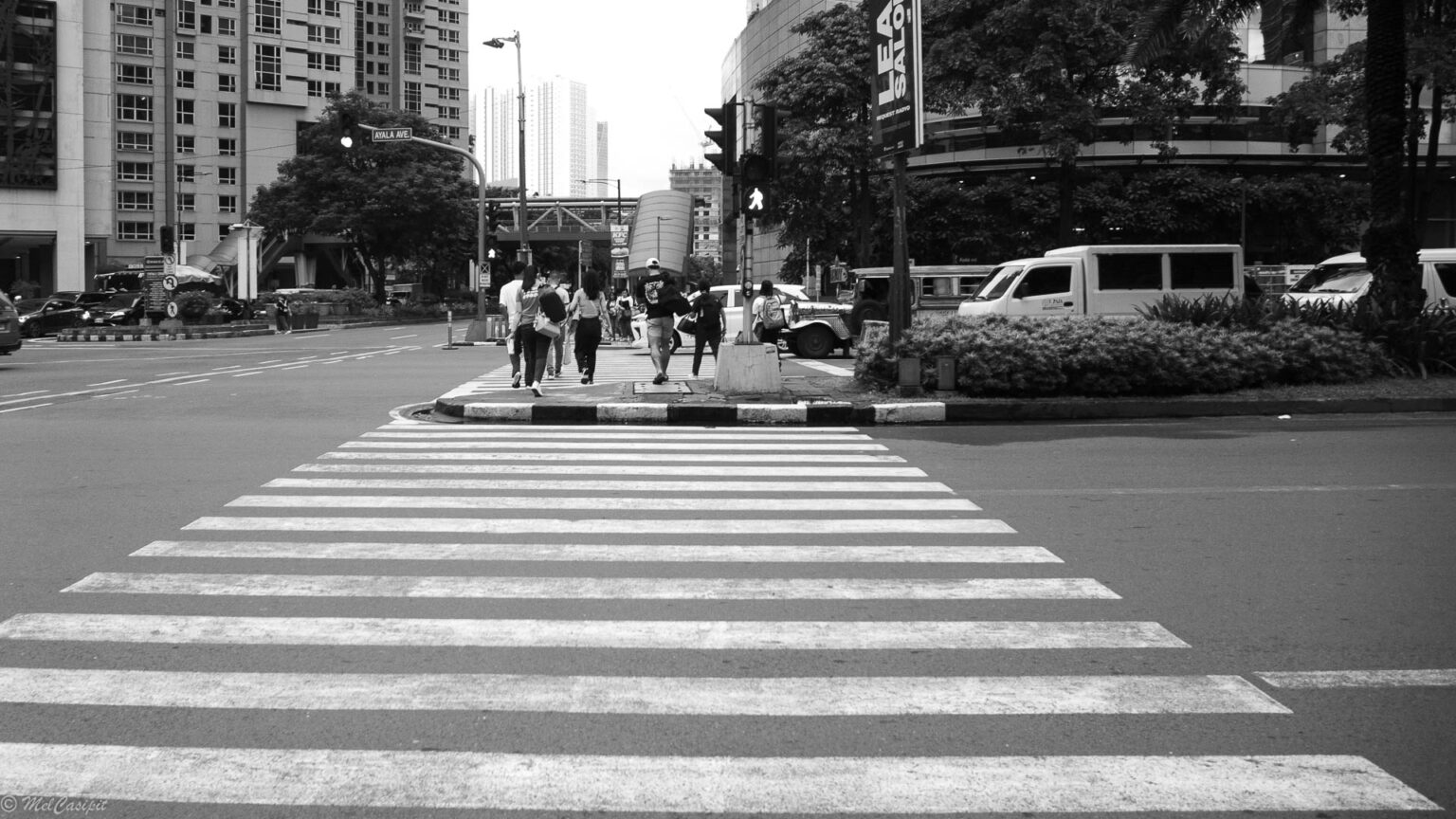 Photowalk in Makati City: Experimenting with Black and White Photography - MEL CASIPIT, Artist
